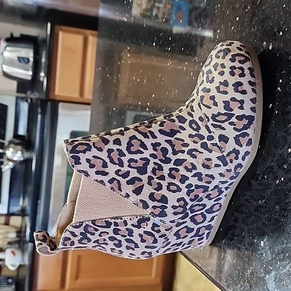 Toms | Shoes | Toms Leopard Print Wedges | Poshmark